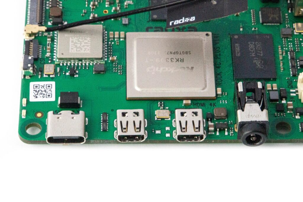 ROCK 4 Model C+ 4GBメモリ - IoT本舗 オンラインストア